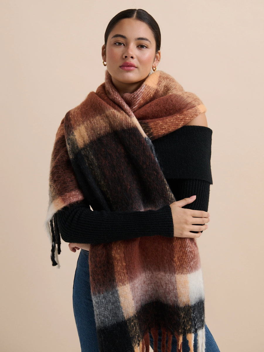 Crush Checkered Fluffy Scarf – Berries and Blush